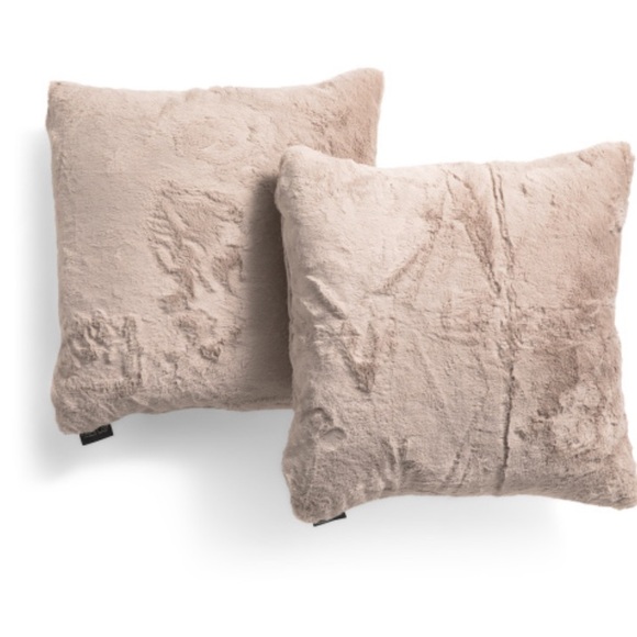 Rachel Zoe | Bedding | Rachel Zoe Set Of 2 2x20 Koda Solid Faux Fur ...